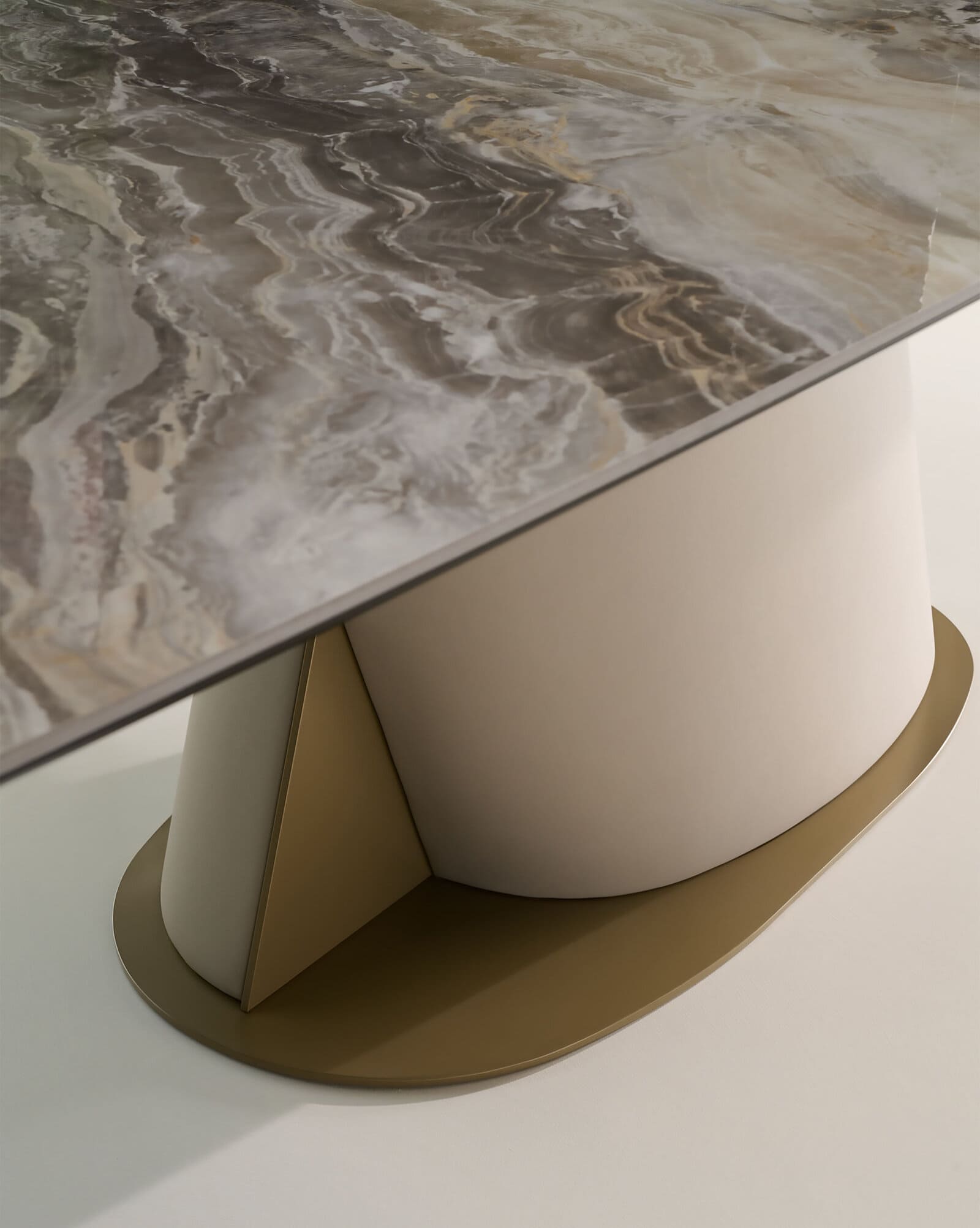 Venus Dining Table by Gabriele Ghette - CASA NOVA Furn...